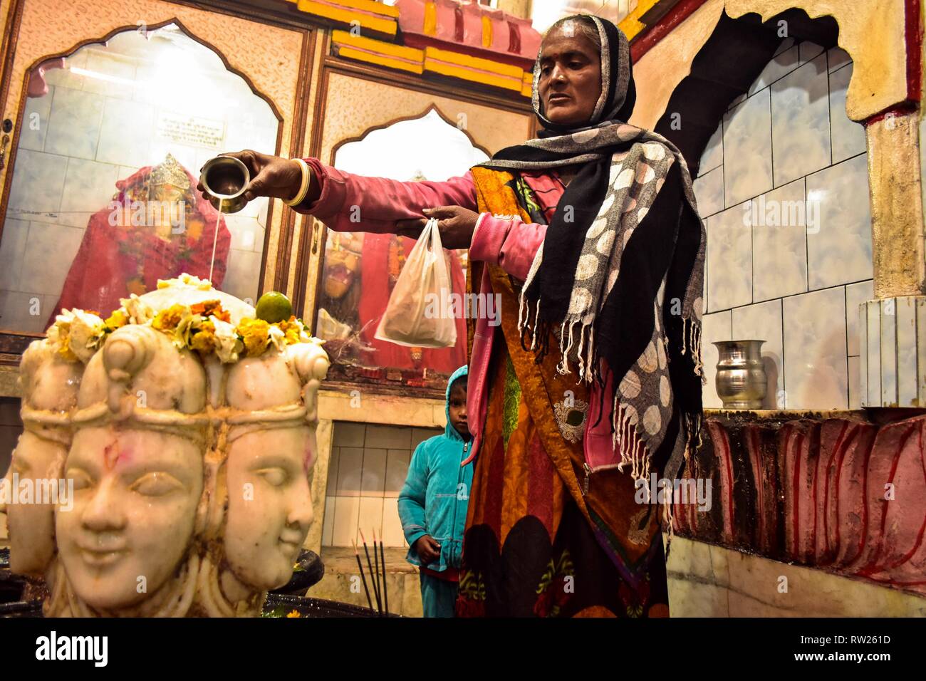 Shiva milk offering hi-res stock photography and images - Alamy