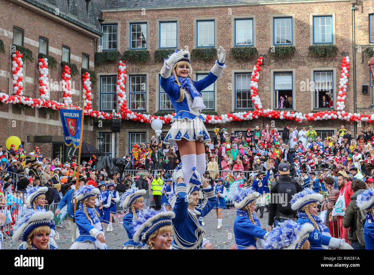 Dusseldorf, Germany. 4th February 2019. The wonderful annual carnival ...