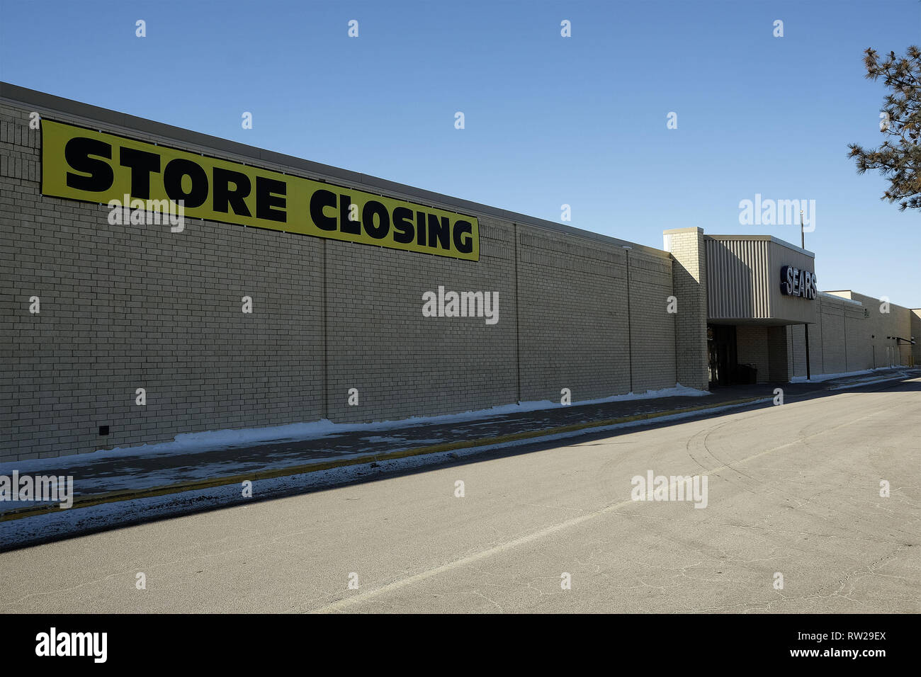 Sioux City, IOWA, USA. 4th Mar, 2018. A Sears Department store, an ...