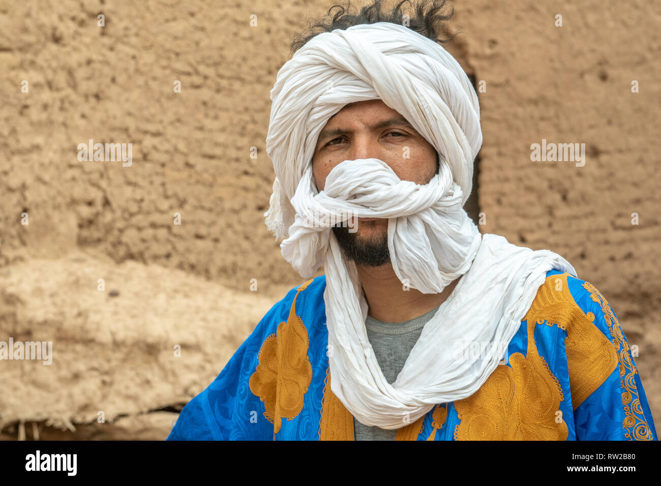 Man wearing Turban with Blue and Gold Kaftan, Foum Zguid, Morocco Stock ...