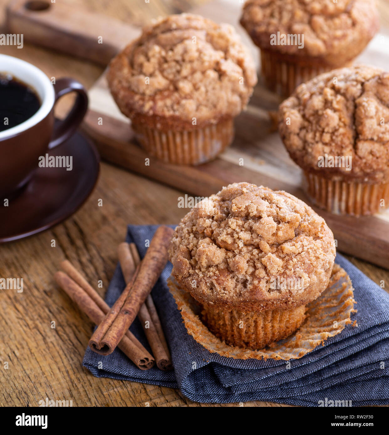 Cinnamon muffin hi-res stock photography and images - Alamy
