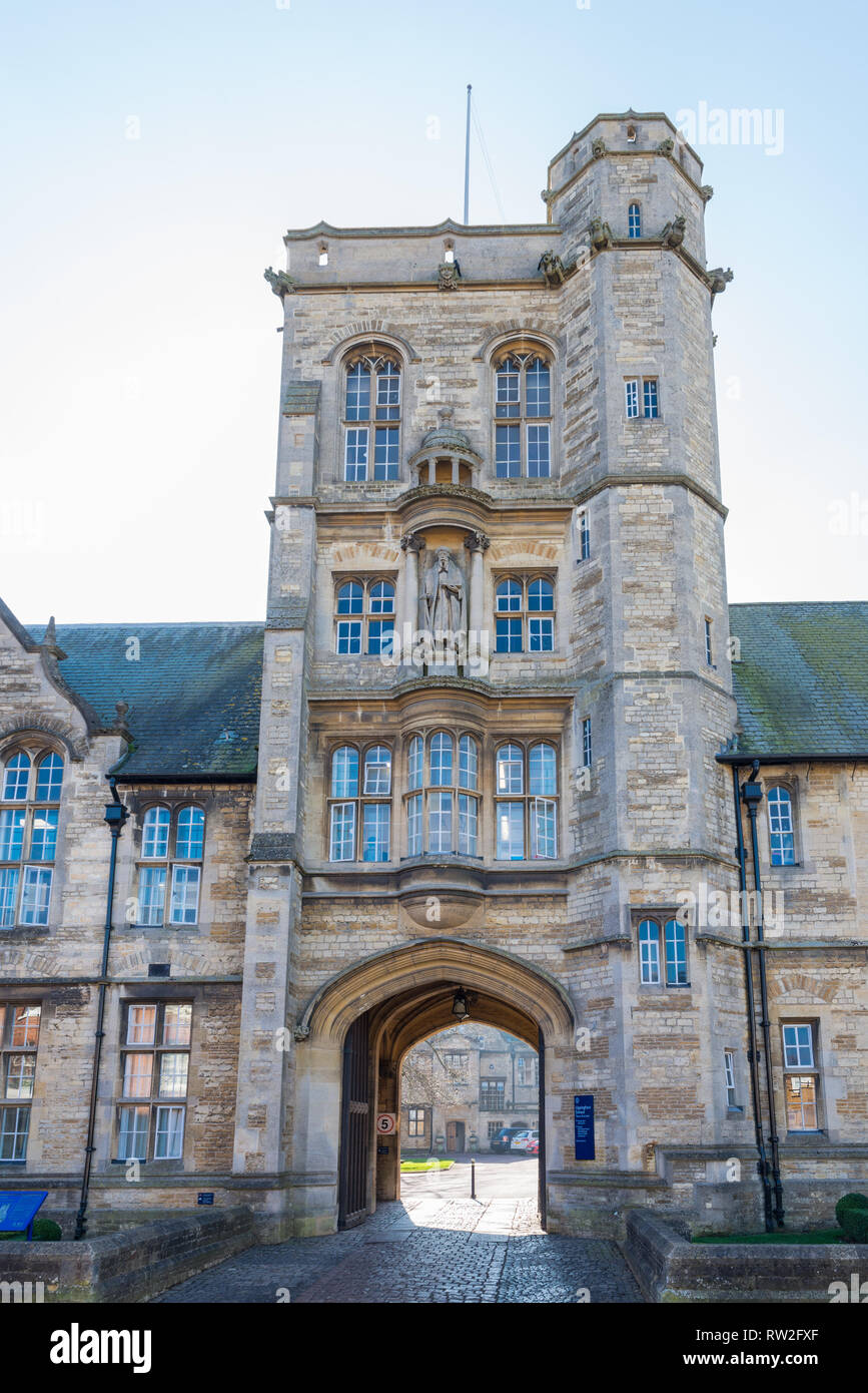 Old buildings which form part of Uppingham School in Uppingham, market ...