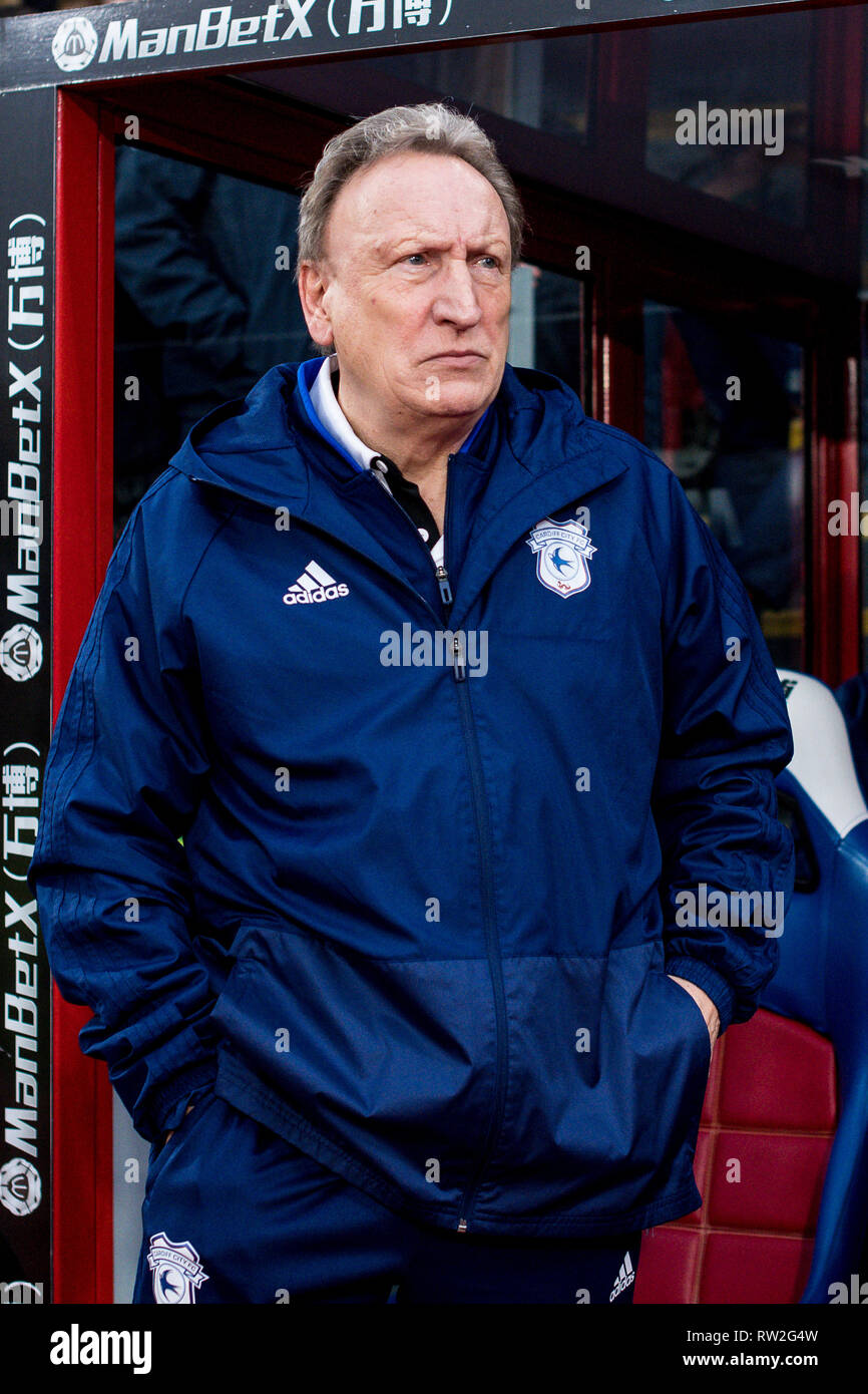 Neil warnock hi-res stock photography and images - Alamy