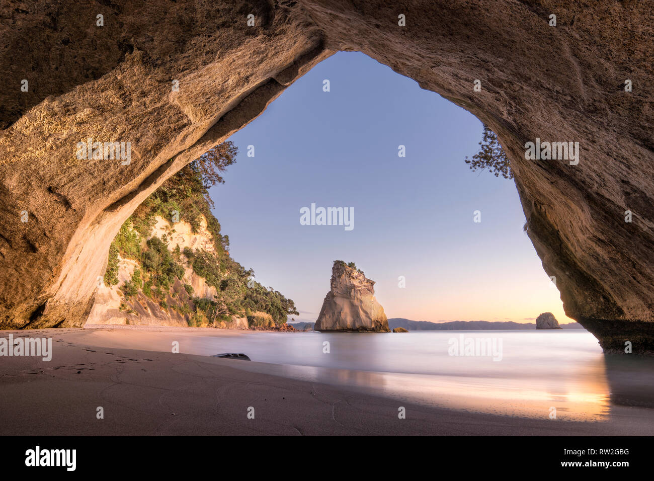 Te whanganui a hei cathedral cove marine reserve hi-res stock ...