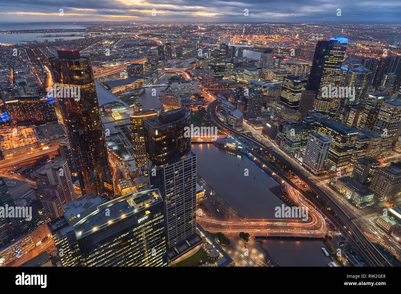 Dramatic sky and lightning skyline of downtown Melbourne Stock Photo ...