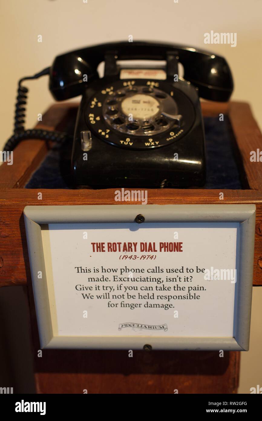 Rotary dial phone hi-res stock photography and images - Alamy