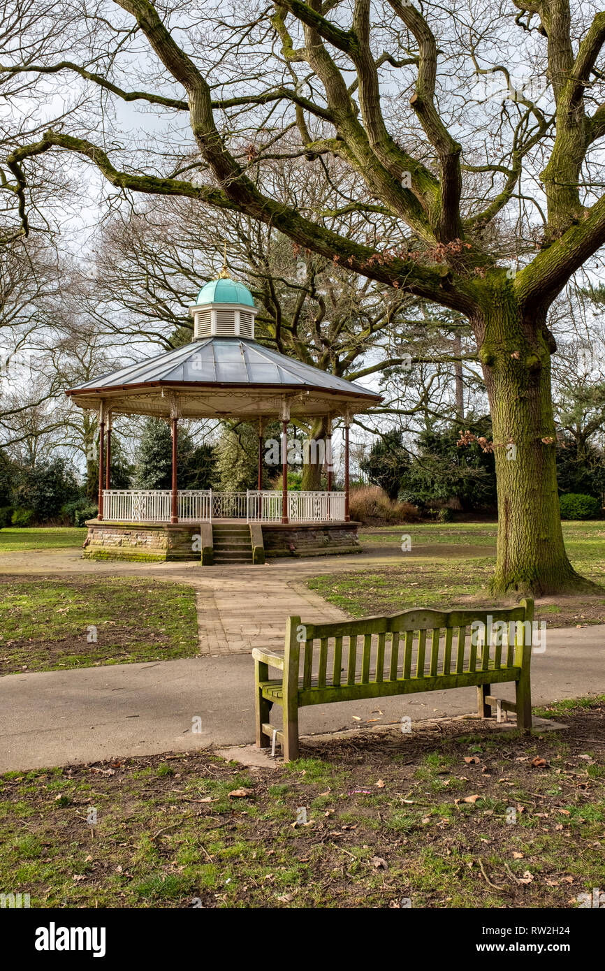 Queens park crewe uk hi-res stock photography and images - Alamy