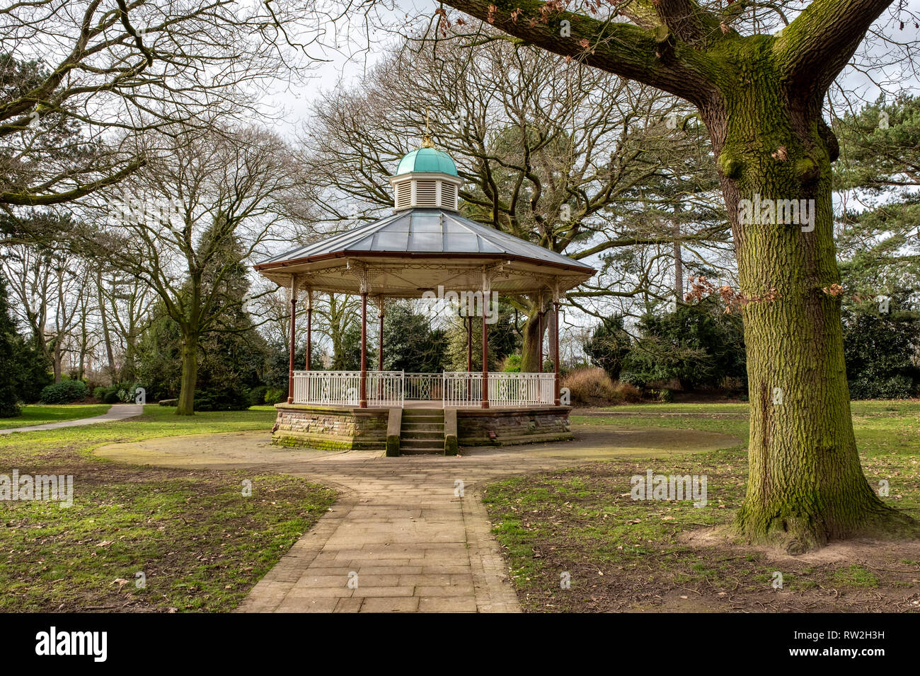 Queens park bandstand crewe hi-res stock photography and images - Alamy