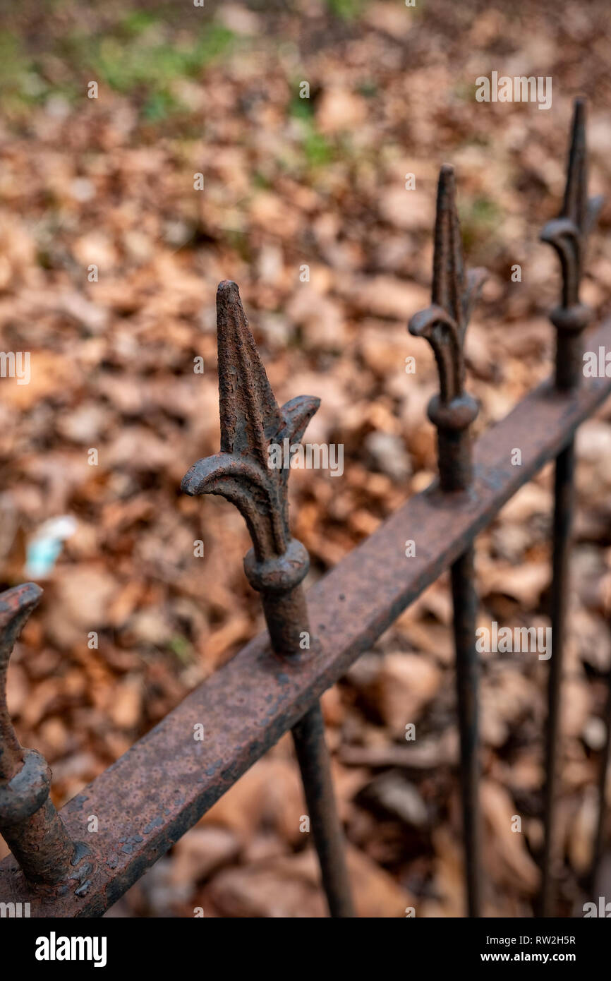 Spiked fence hi-res stock photography and images - Alamy