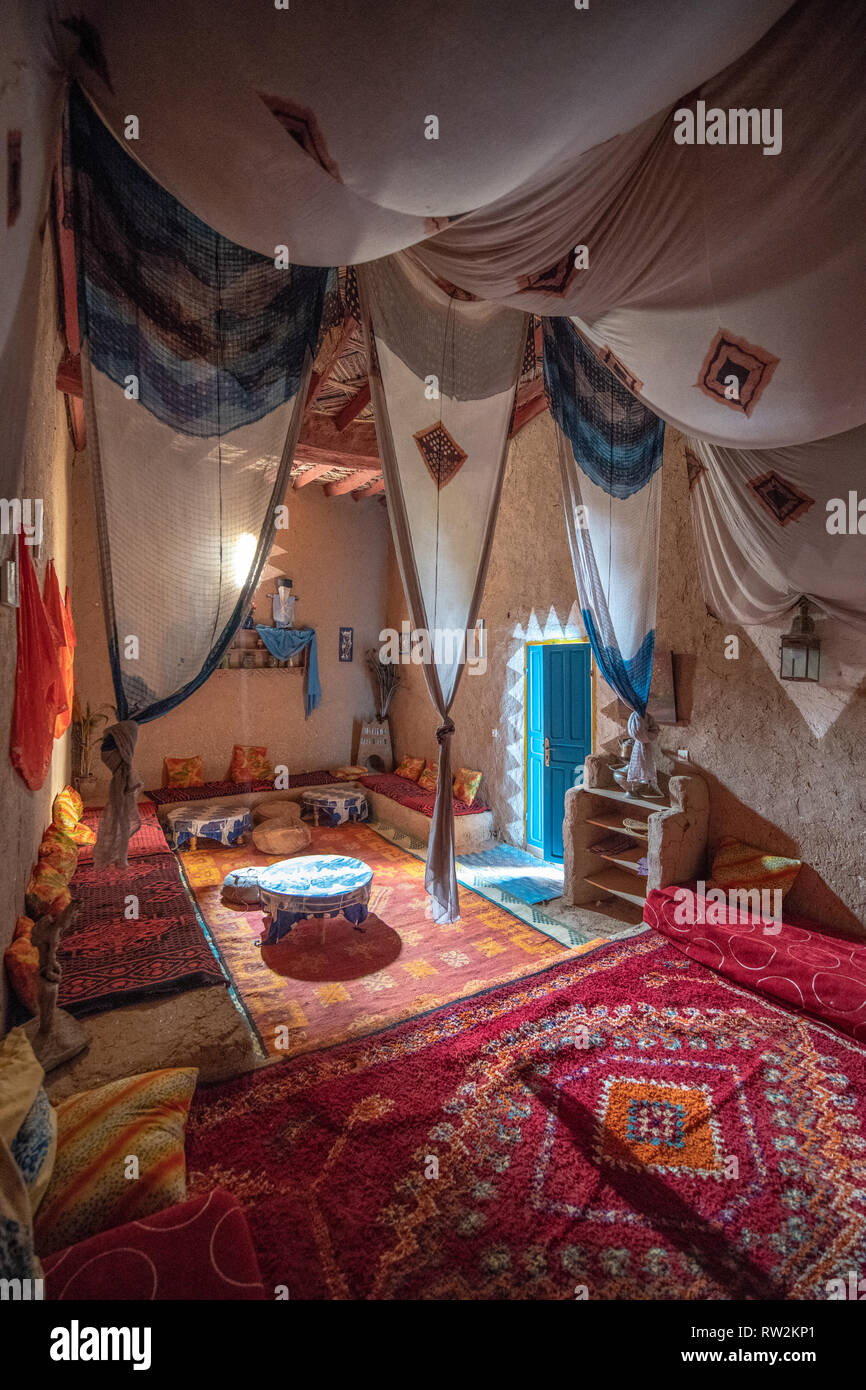 Mud house interior hi-res stock photography and images - Alamy