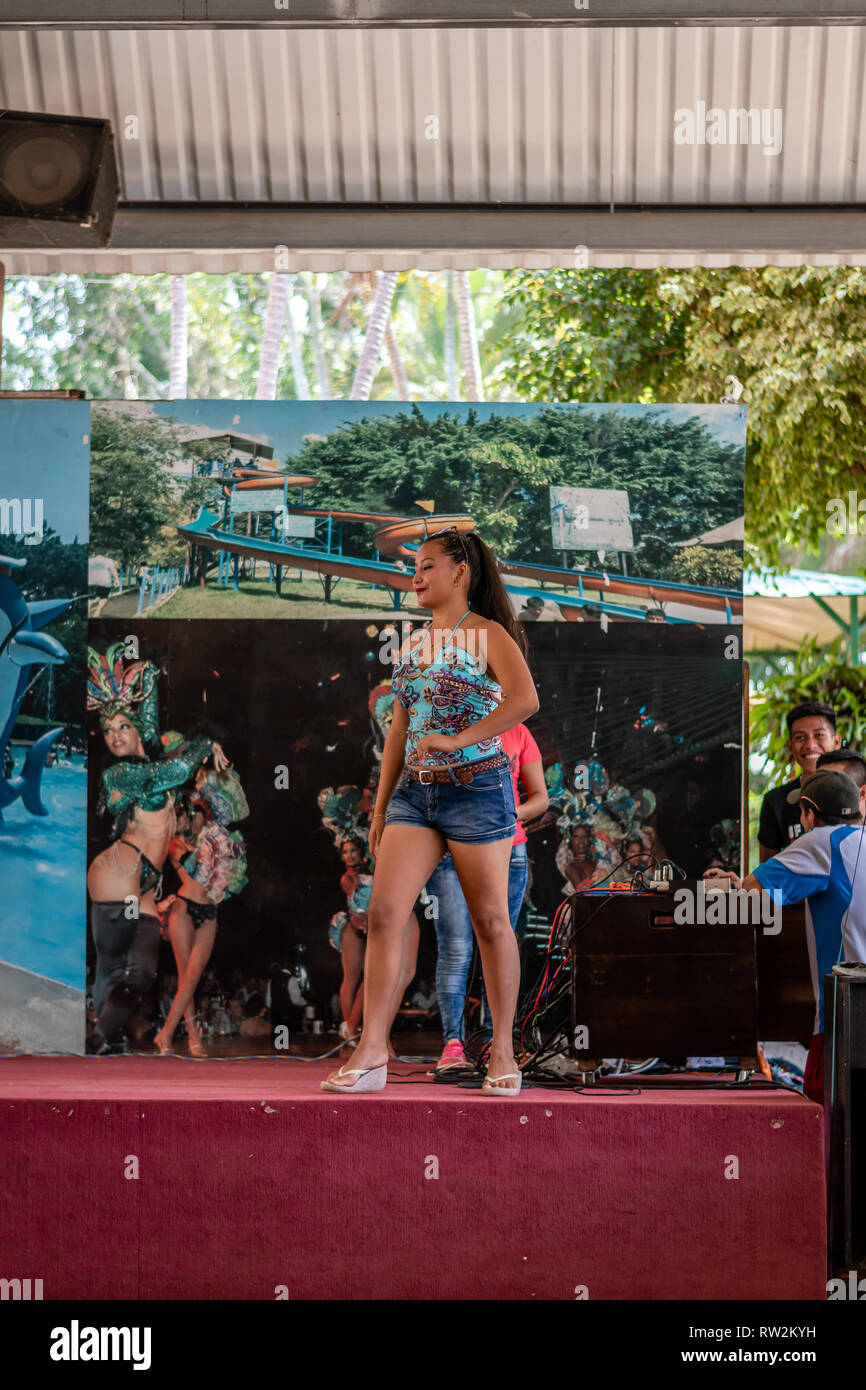 latin beauty pageant girl posing Stock Photo - Alamy