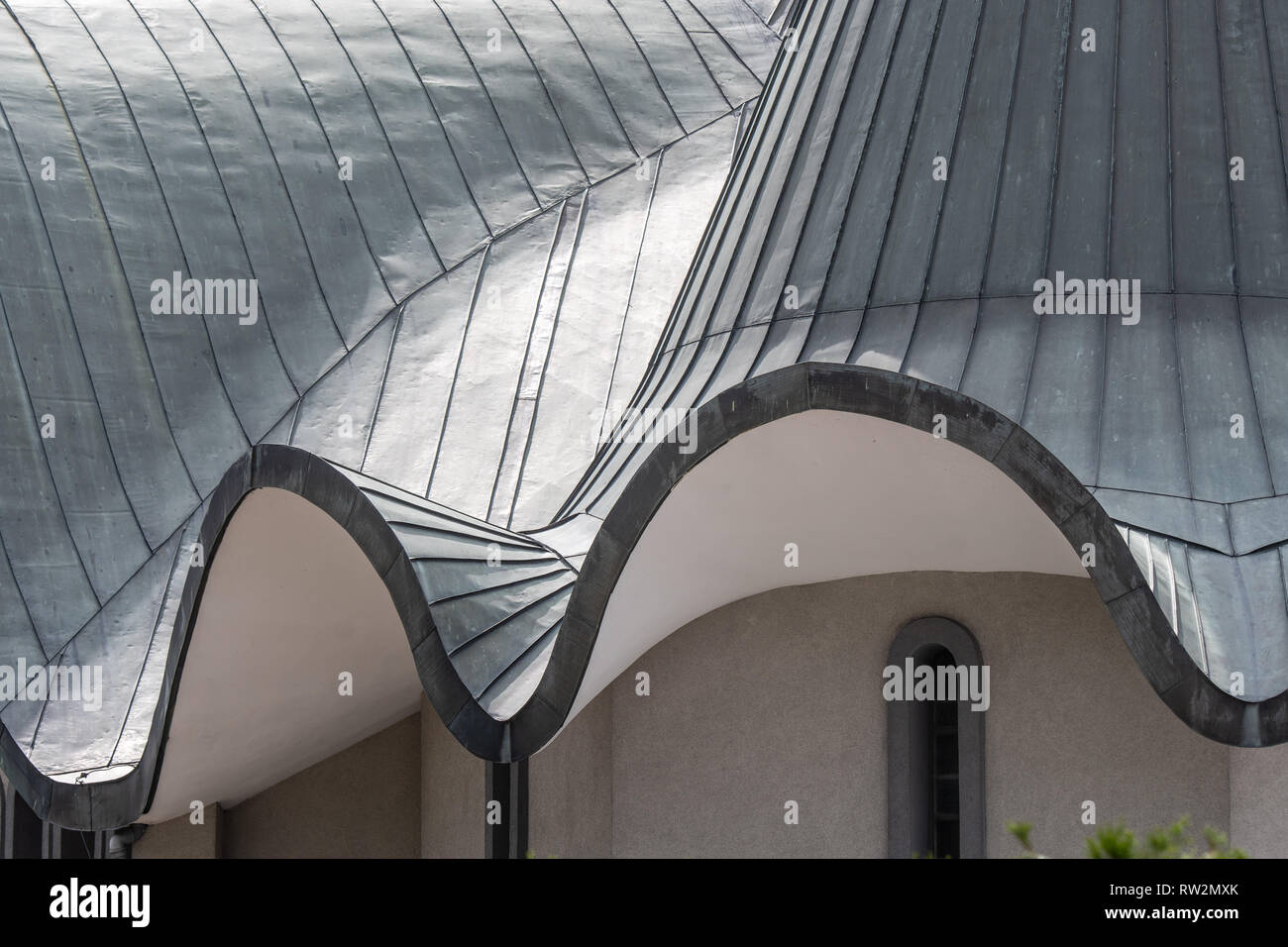 Wavy roof hi-res stock photography and images - Alamy