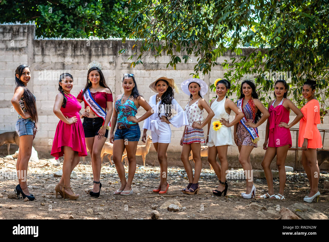 group photo of latin beauty pageant girls in Guatemala Stock Photo - Alamy