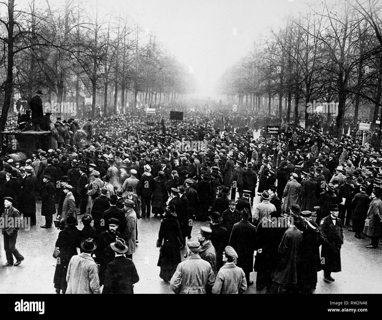 Street riots berlin hi-res stock photography and images - Alamy