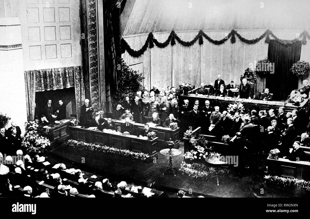 Weimar 1919 election Black and White Stock Photos & Images - Alamy