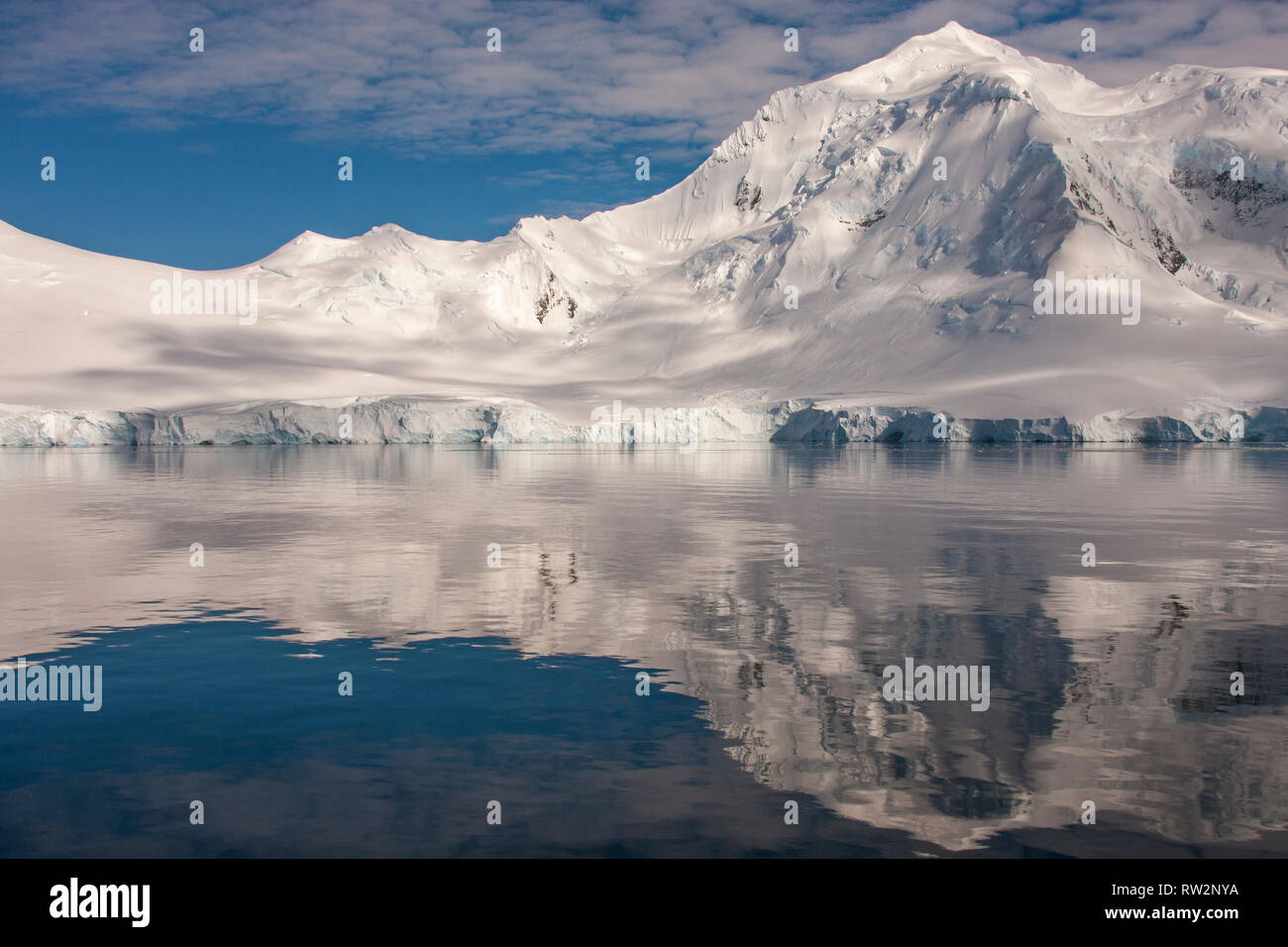 coast of Antarctic peninsula during antarctic summer season Stock Photo ...