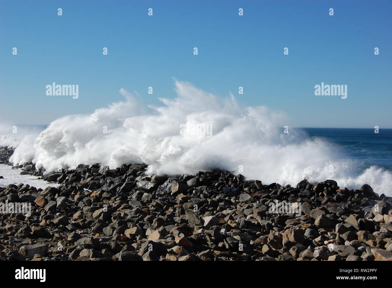 Whitecap waves hi-res stock photography and images - Alamy