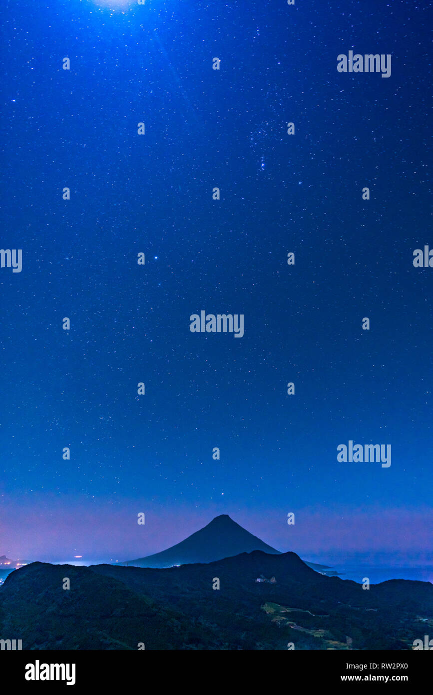 The fall of orion hi-res stock photography and images - Alamy