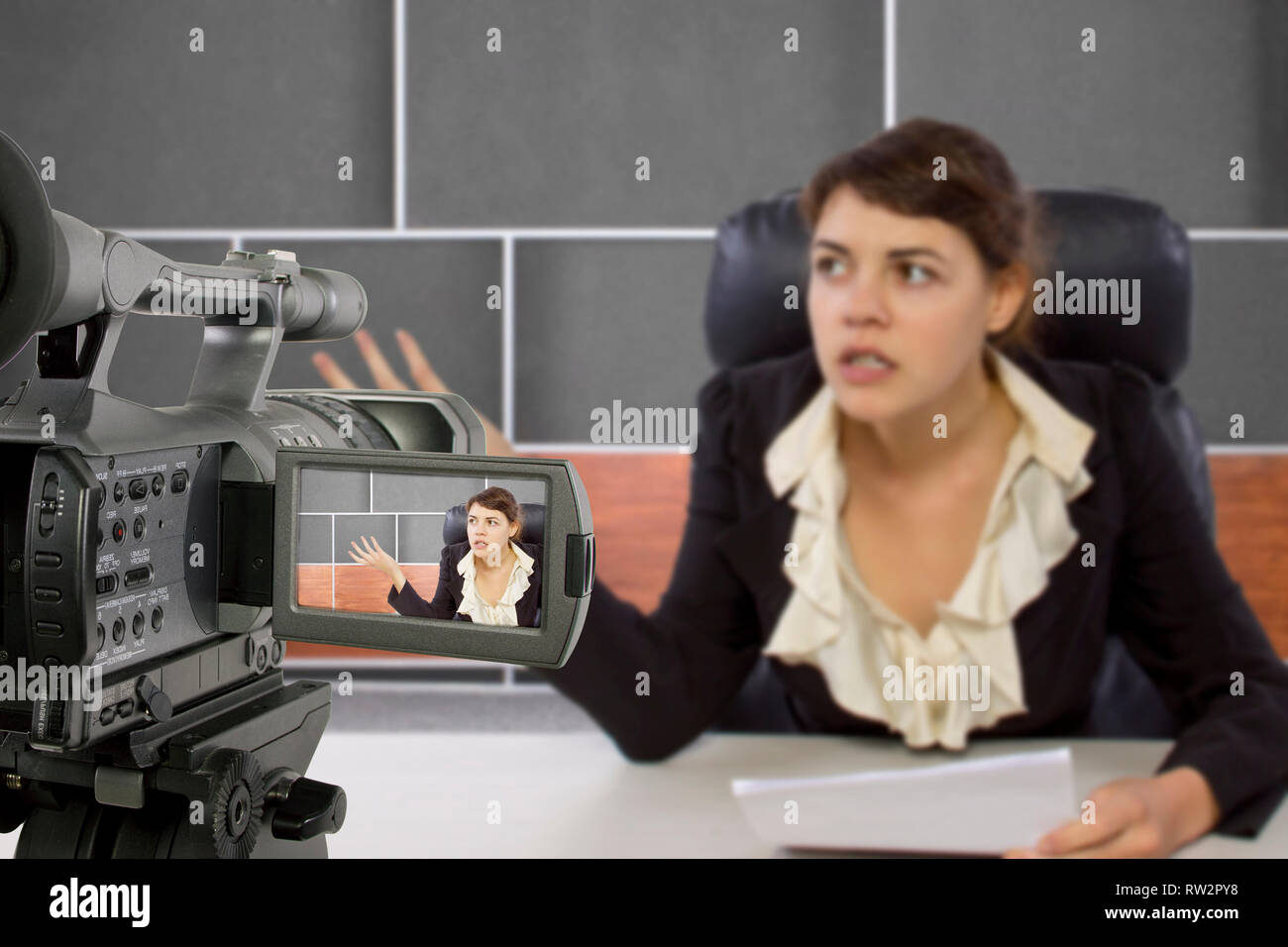 Tv camera recording newsroom hi-res stock photography and images - Alamy