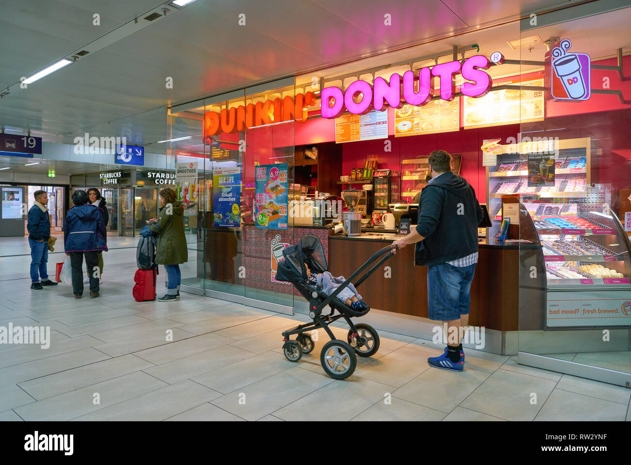 Dunkin donuts interior hi-res stock photography and images - Alamy