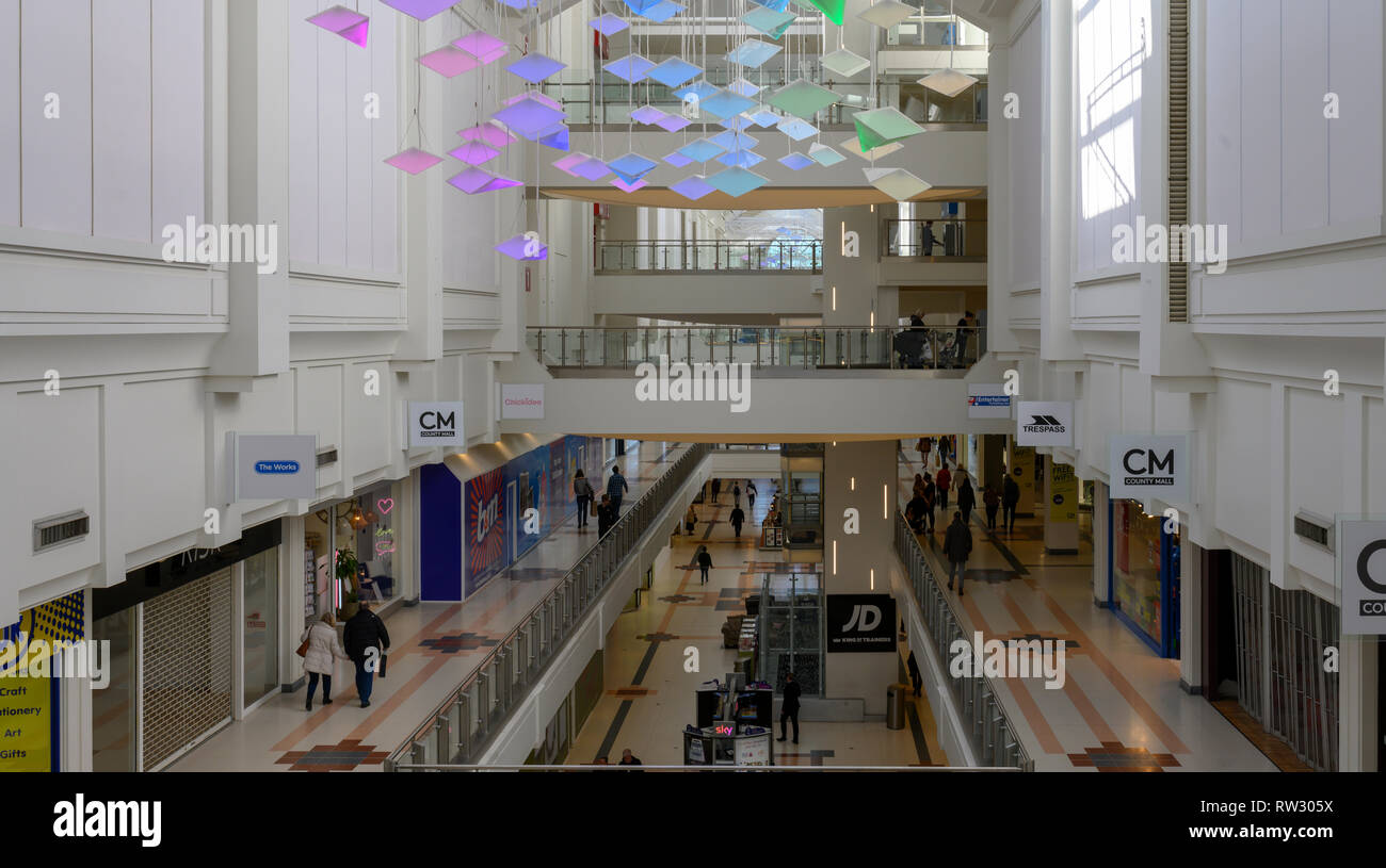 County mail shopping centre, crawley hi-res stock photography and ...