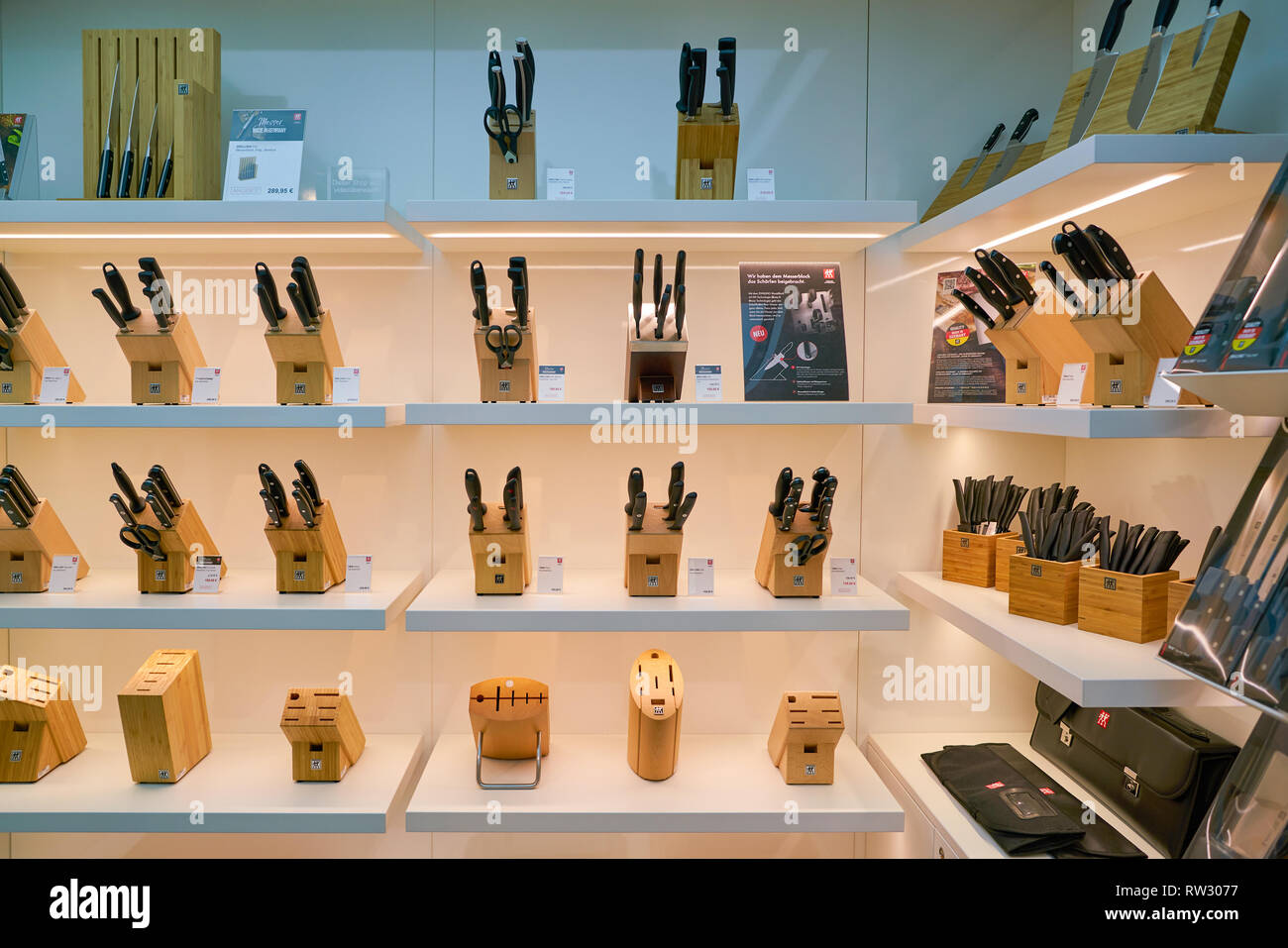 Zwilling knife hi-res stock photography and images - Alamy