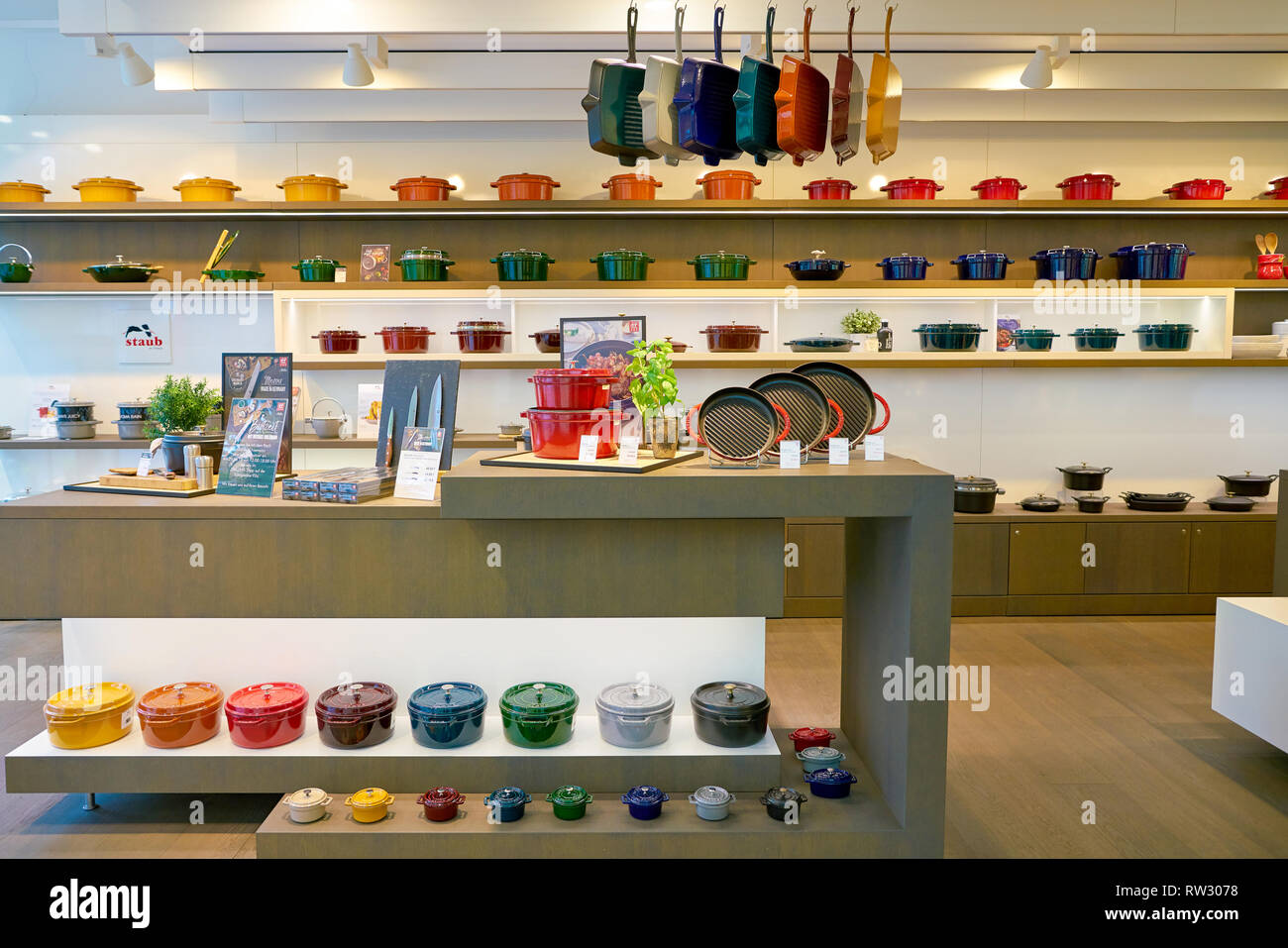 Zwilling knife hi-res stock photography and images - Alamy