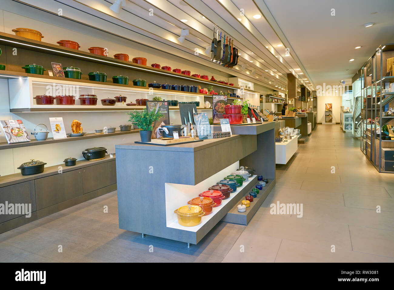 Zwilling knife hi-res stock photography and images - Alamy