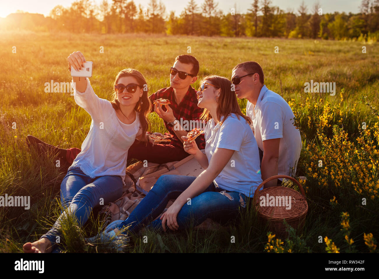 Women Eating Fast Food Outside High Resolution Stock Photography and ...