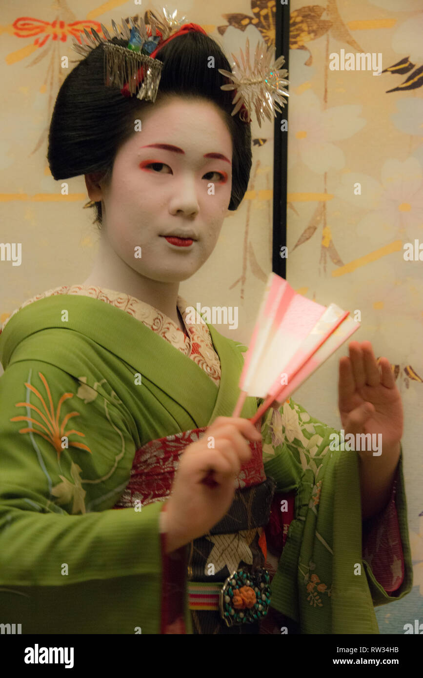 Asia, Japan, Kansai Region, Kyoto, geisha, maiko Stock Photo - Alamy