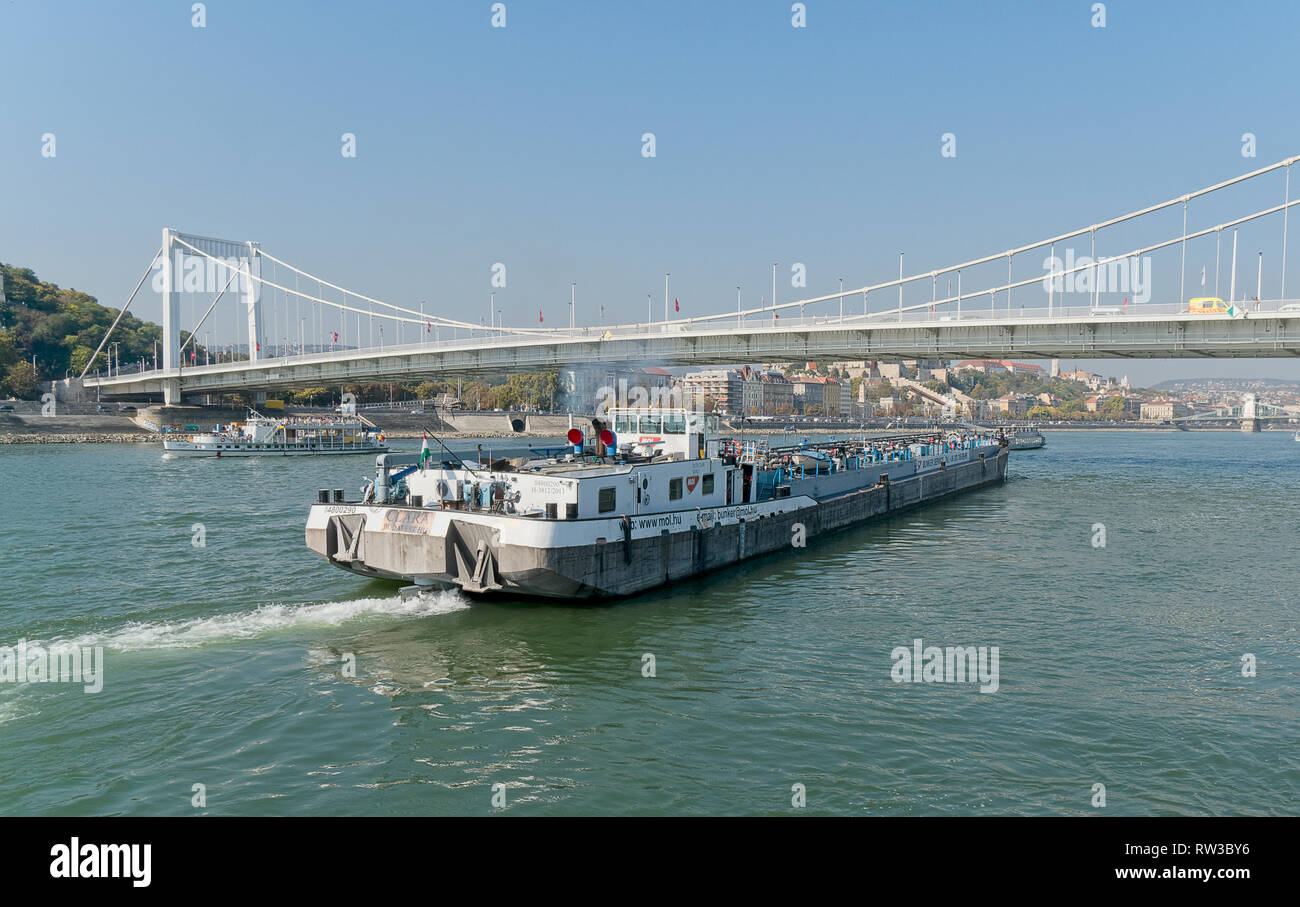 Danube canal boats hi-res stock photography and images - Alamy