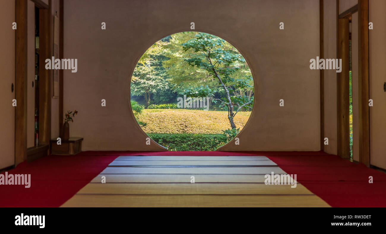 Japanese Round Window High Resolution Stock Photography and Images - Alamy