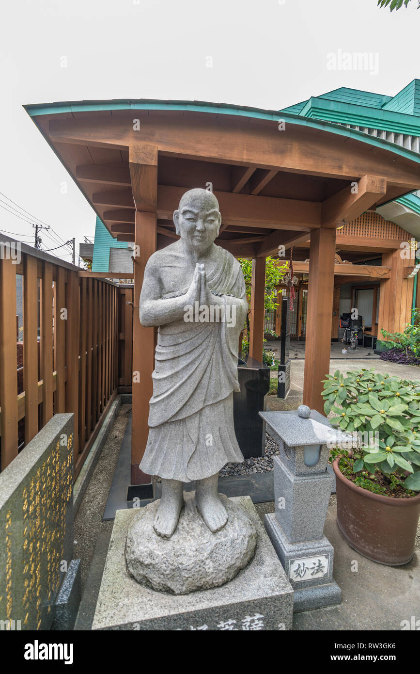 Nichiren statue hi-res stock photography and images - Alamy