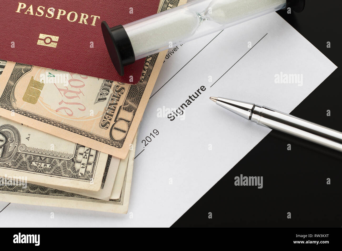 Bank signature hi-res stock photography and images - Alamy