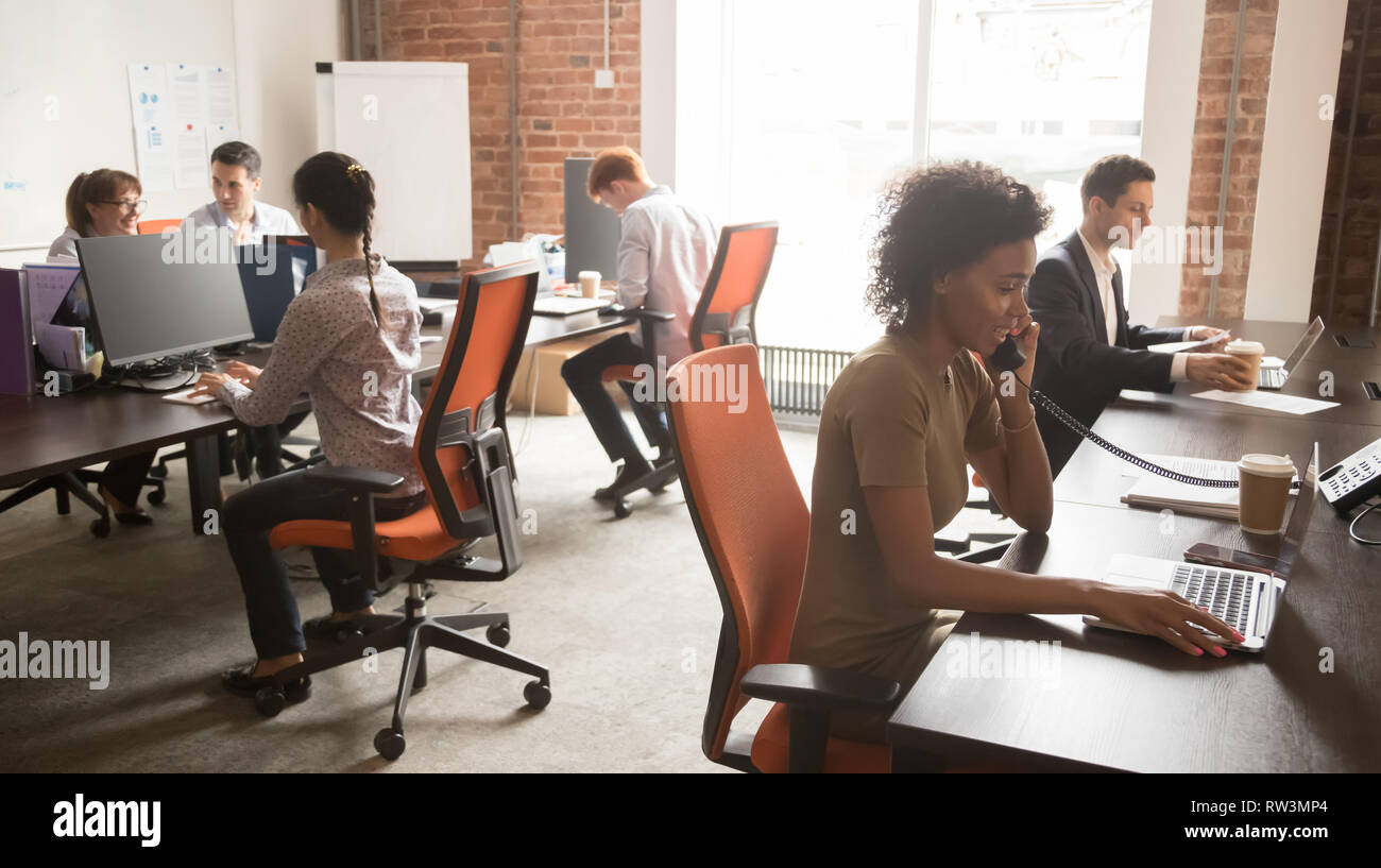 Black men working hi-res stock photography and images - Alamy