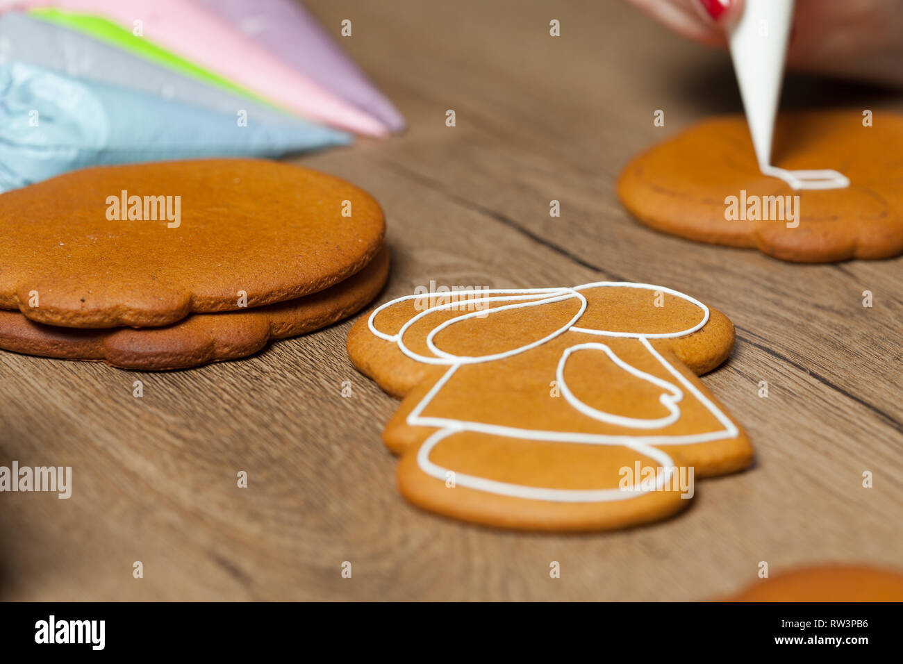 baking, draw on baking, patterns process close up Stock Photo - Alamy