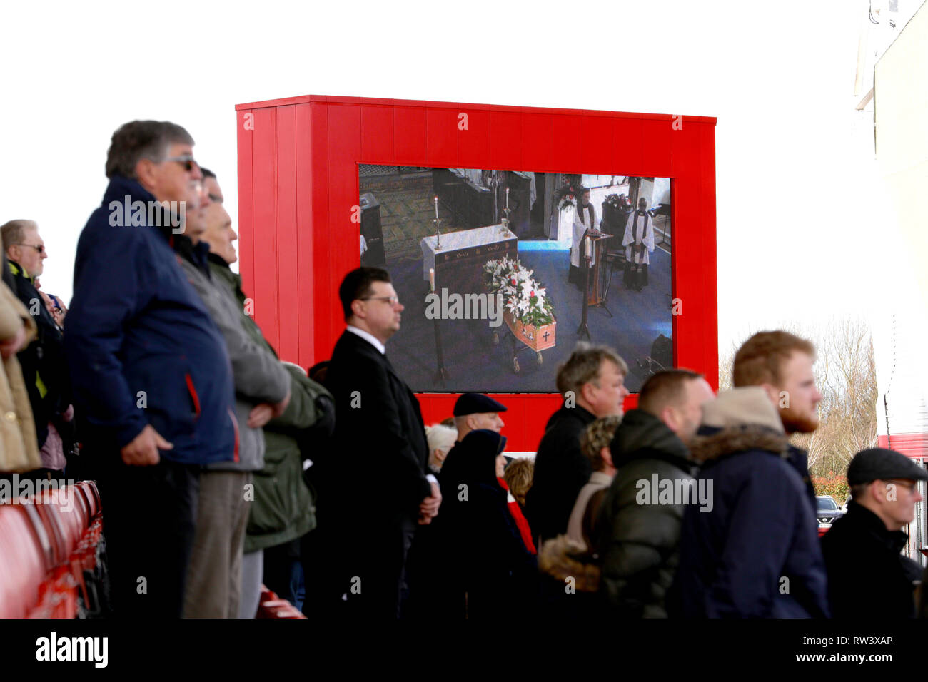 Funeral big screen hi-res stock photography and images - Alamy