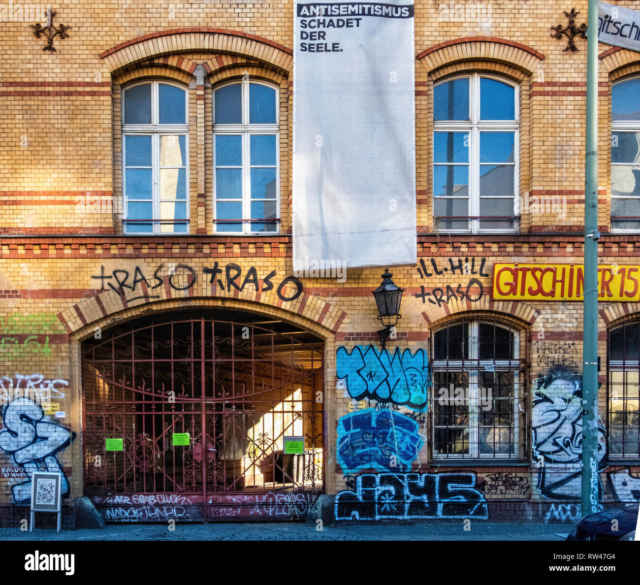 Berlin, Kreuzberg. Gitschiner 15. Old factory building, community ...