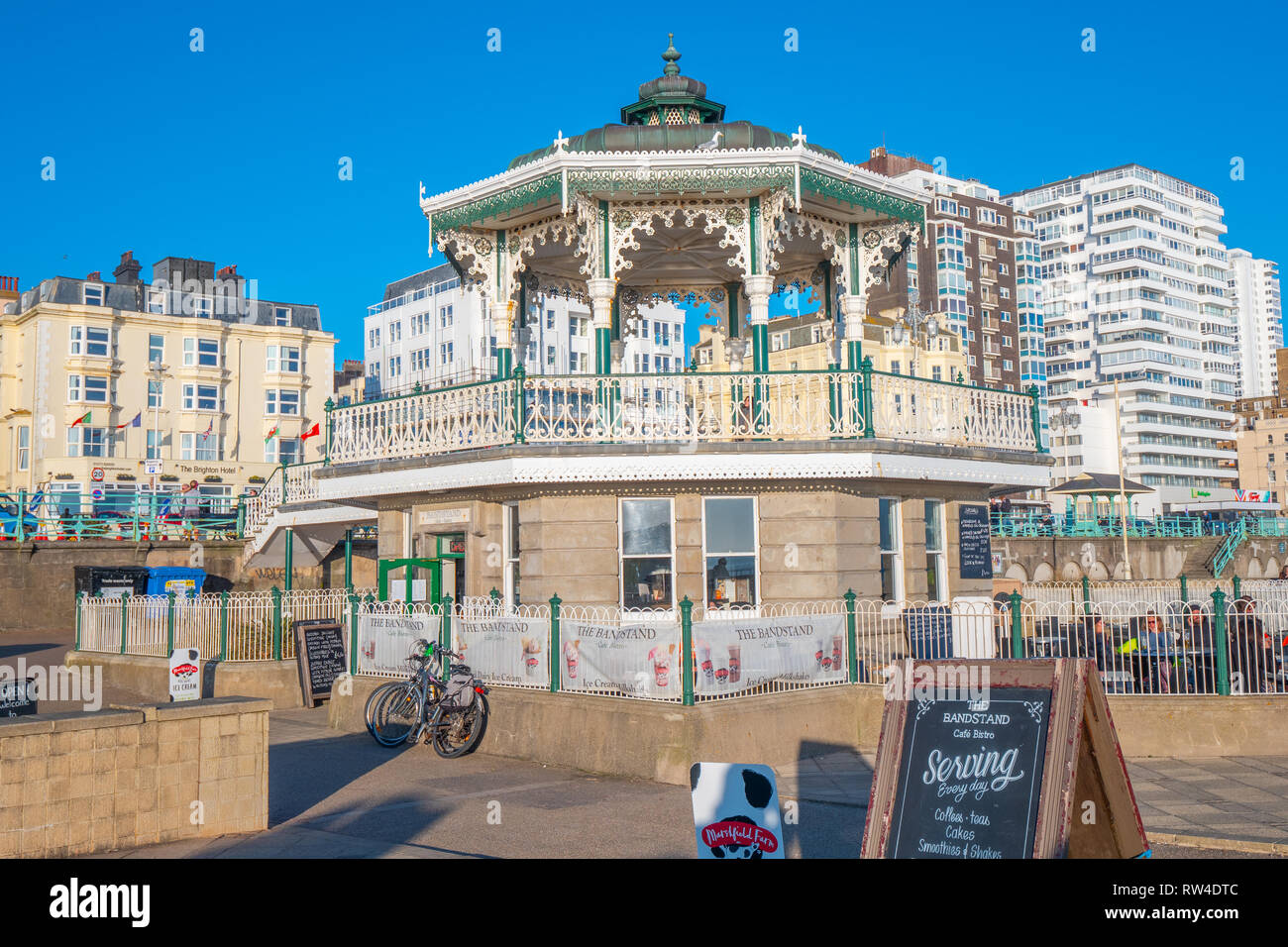 The beautiful seafront walk at Brighton England - BRIGHTON, UNITED ...