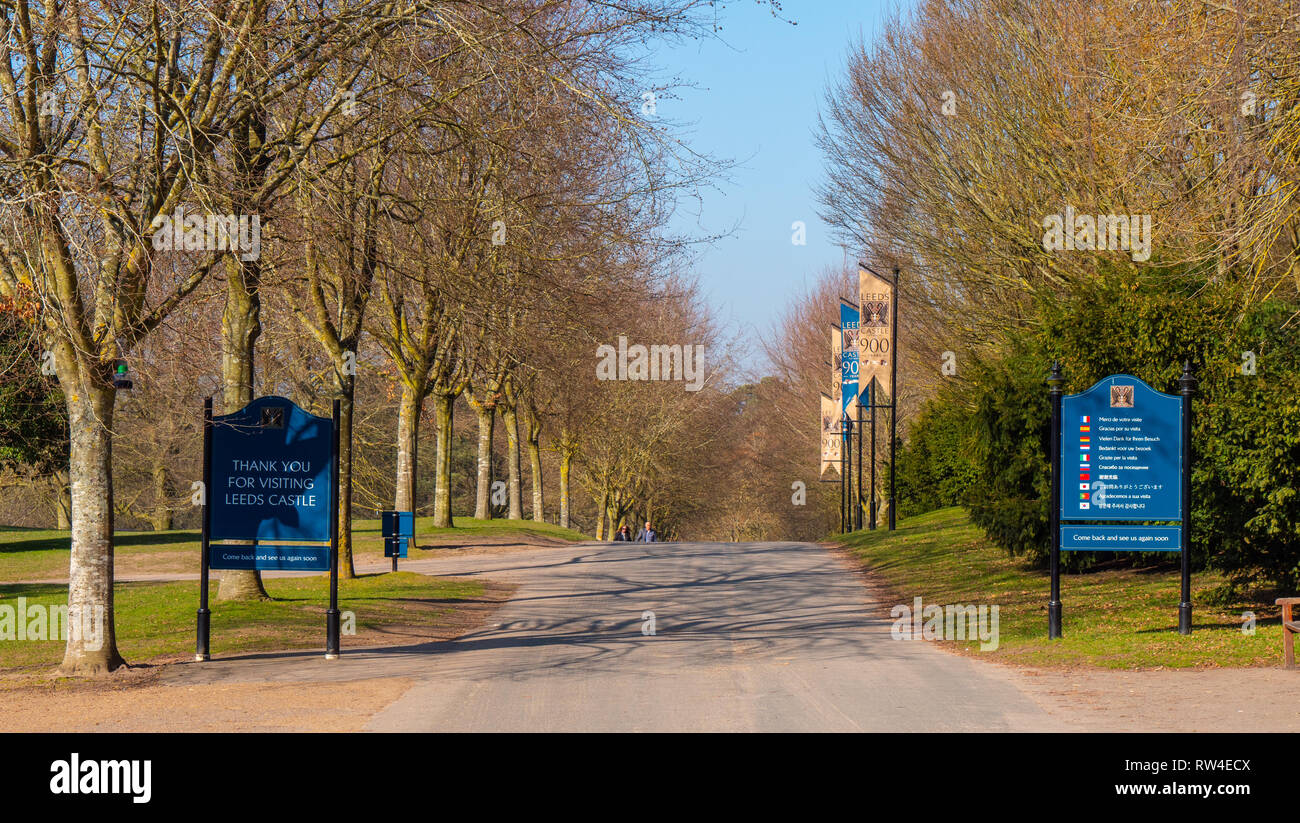 Leeds Castle is a famous landmark in England - KENT, UNITED KINGDOM ...
