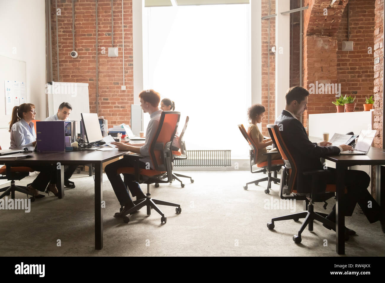 Working tables hi-res stock photography and images - Alamy