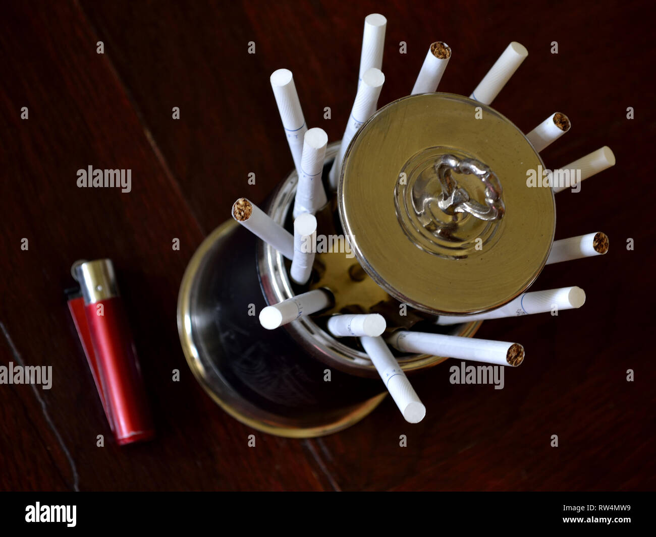 Cigarette dispenser hi-res stock photography and images - Alamy