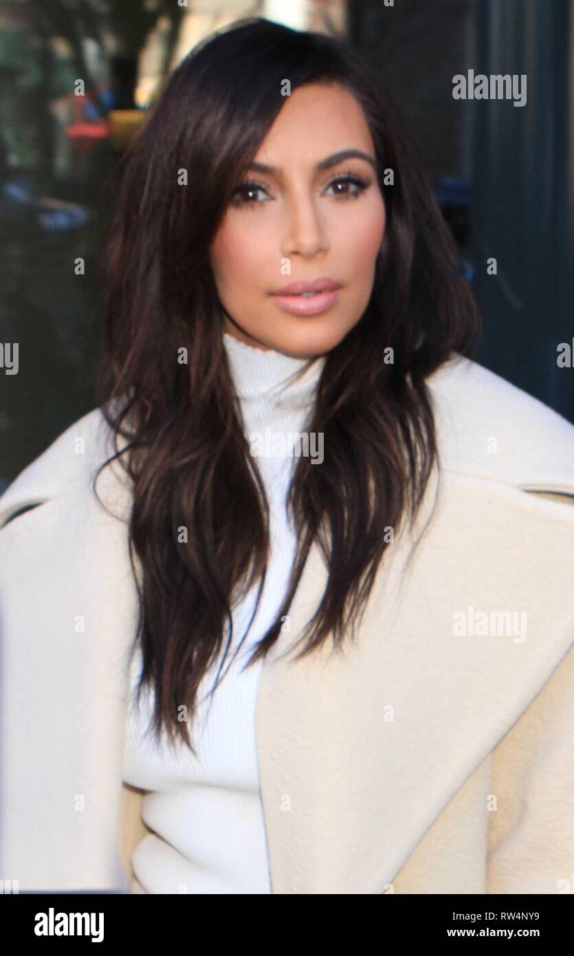 Kim kardashian 2014 hi-res stock photography and images - Alamy
