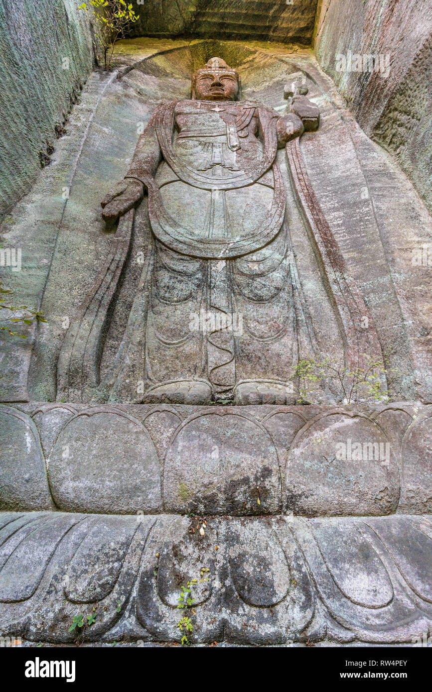 Mount Nokogiri (Nokogiriyama) Hyaku-shaku Kannon (Hundred-shaku Kannon ...