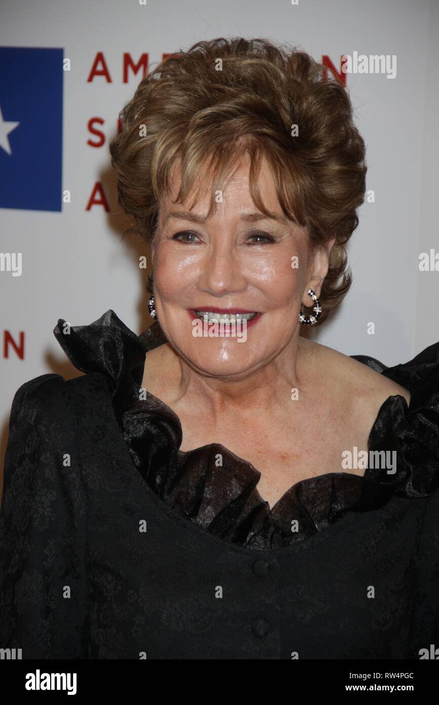 Elizabeth dole hi-res stock photography and images - Alamy