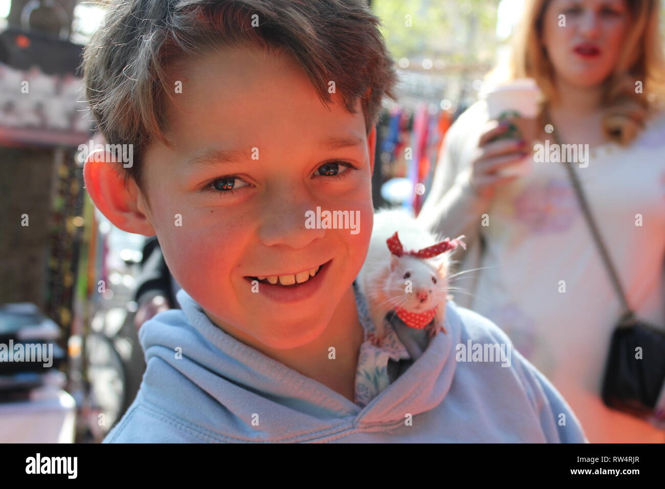 Boy pet mouse hi-res stock photography and images - Alamy