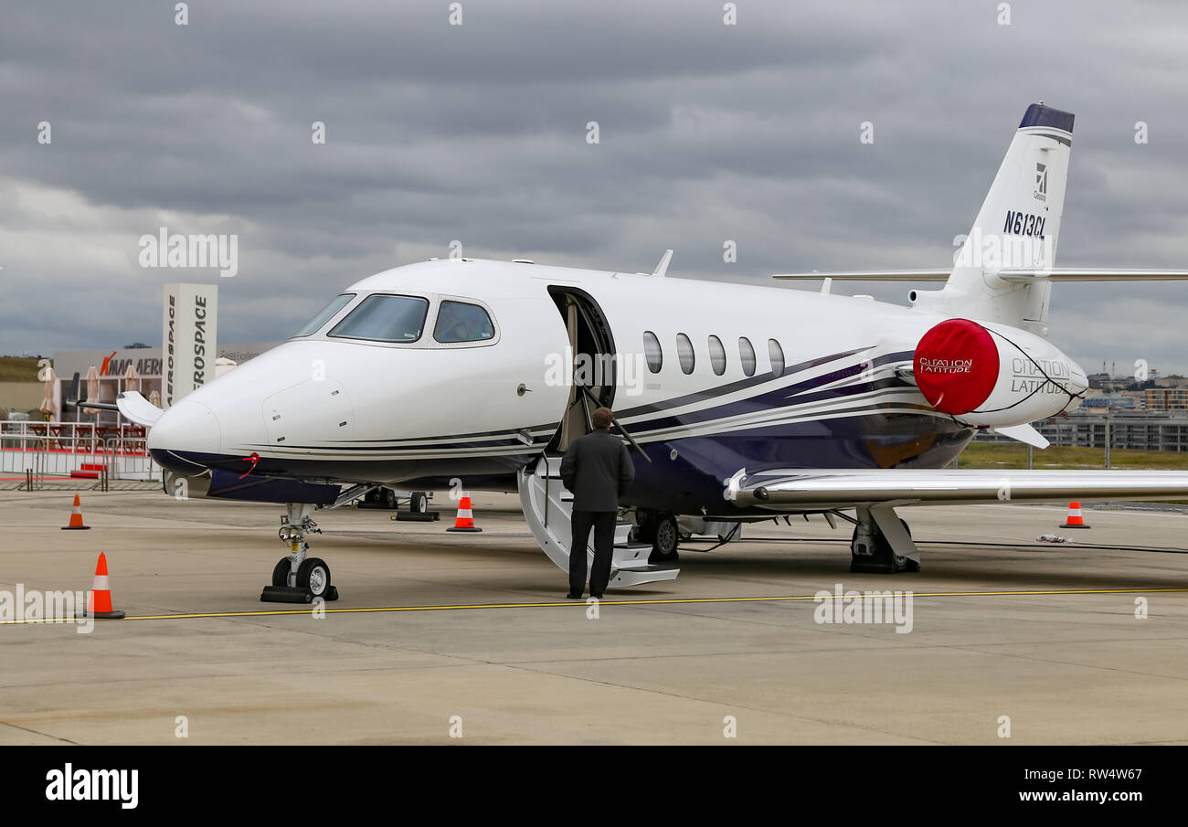 Cessna 680a citation latitude hi-res stock photography and images - Alamy