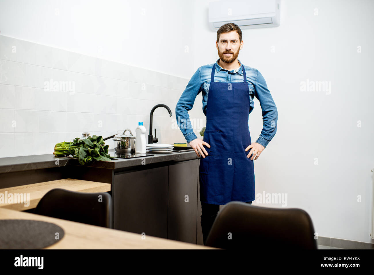 Husband doing housework hi-res stock photography and images - Alamy