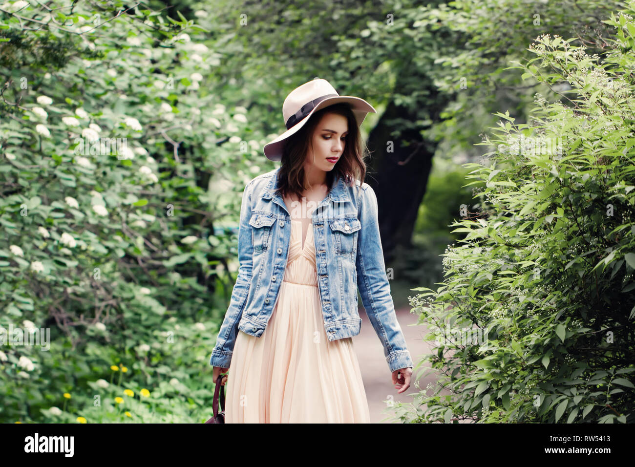 Beautiful girl outdoors hi-res stock photography and images - Alamy