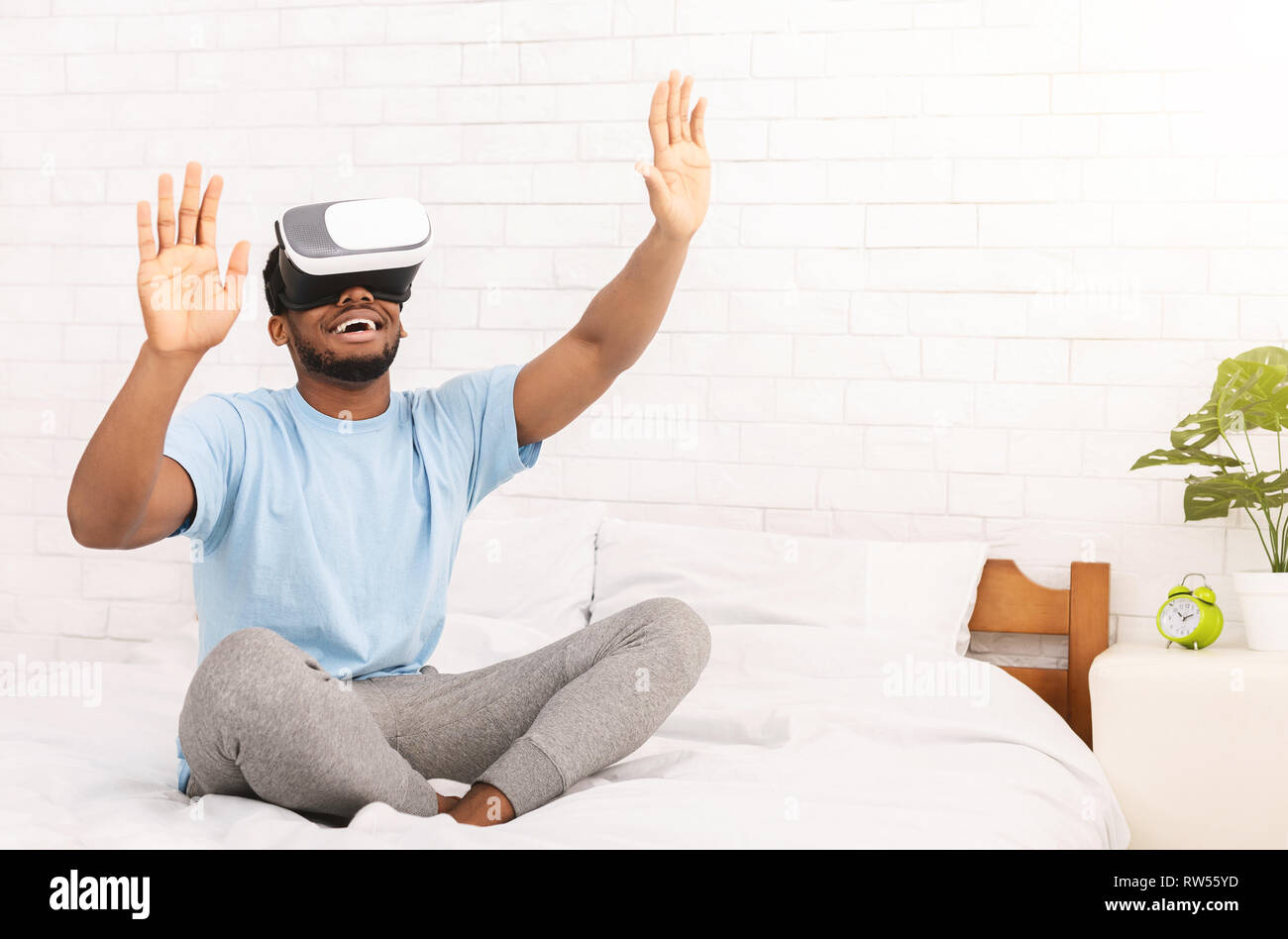 Virtual experience hi-res stock photography and images - Alamy